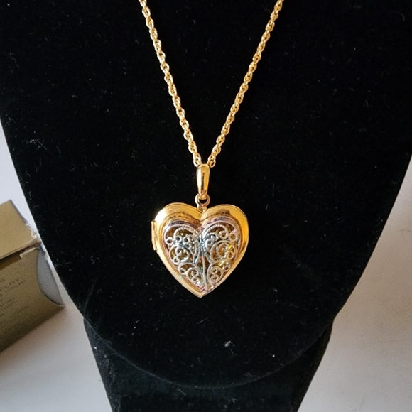 Jewelry | Vintage Avon Twotone Filigree Heart Locket | Poshmark